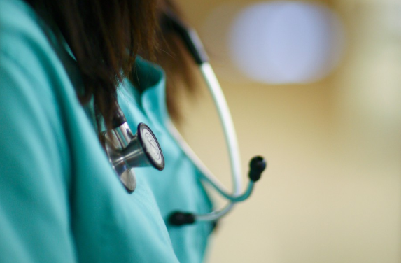 Comment choisir une tenue d’infirmière ? – www.clinique-lyon-nord.fr
